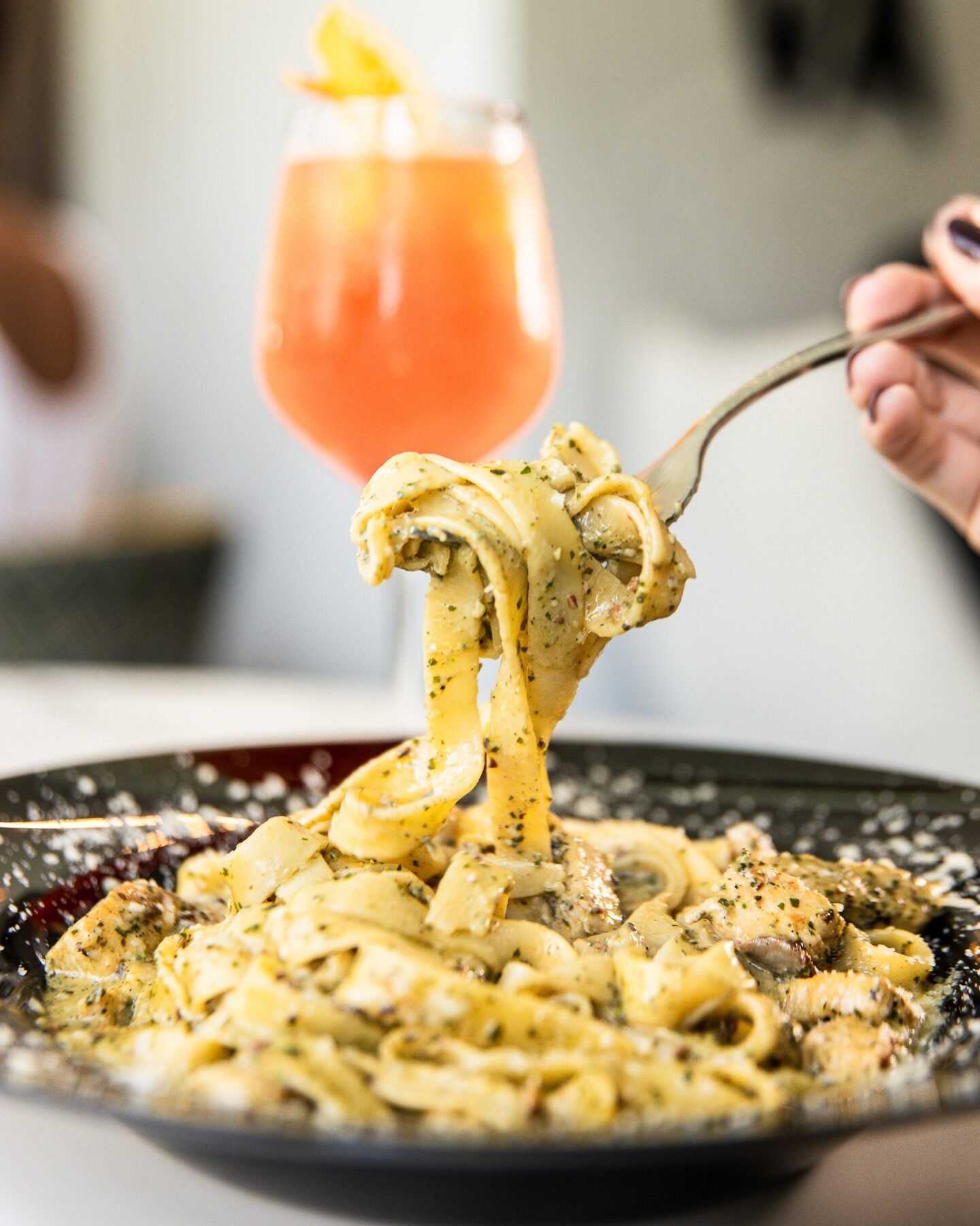 Lareva Restaurant | LocalePlace