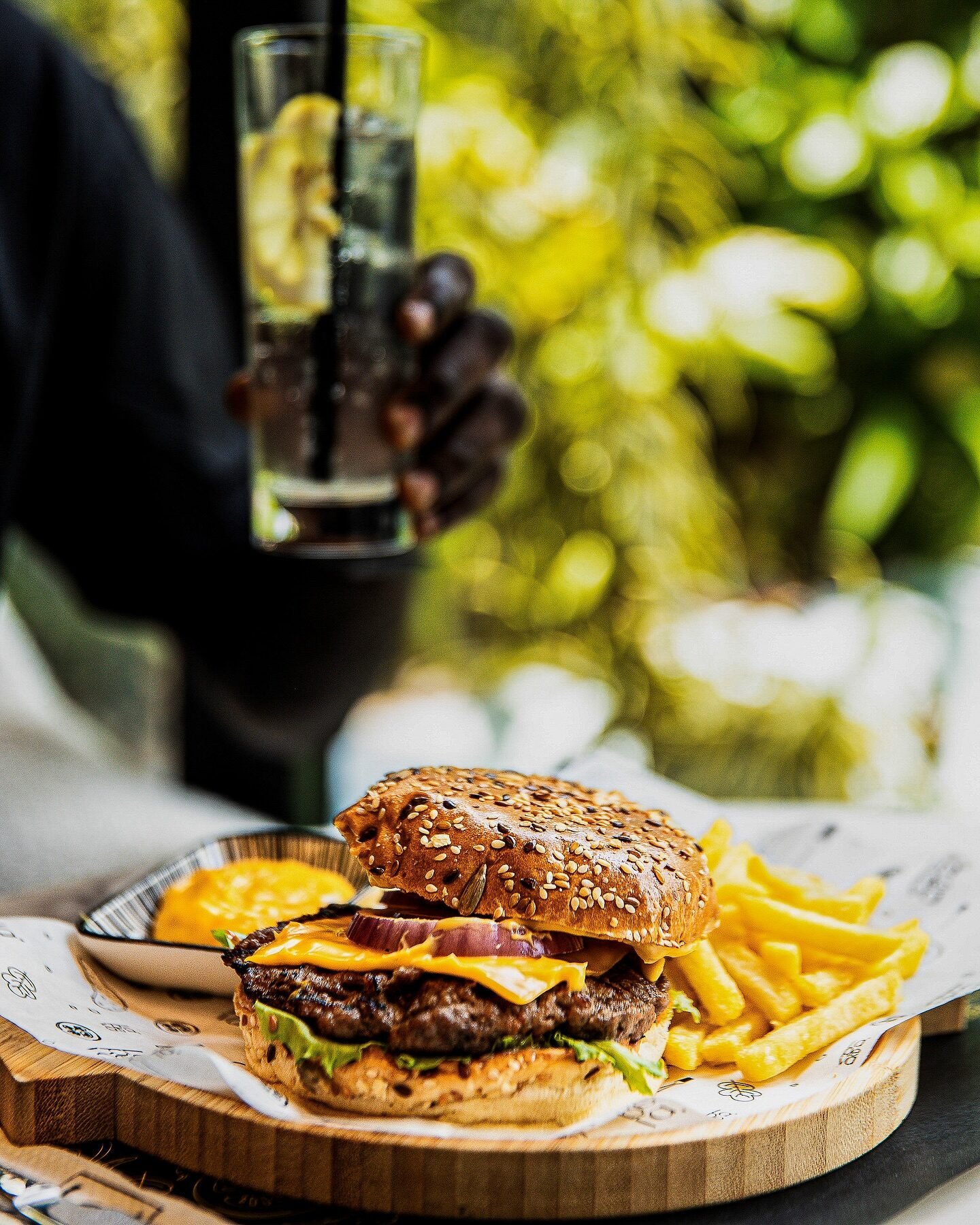 Lareva Restaurant | LocalePlace